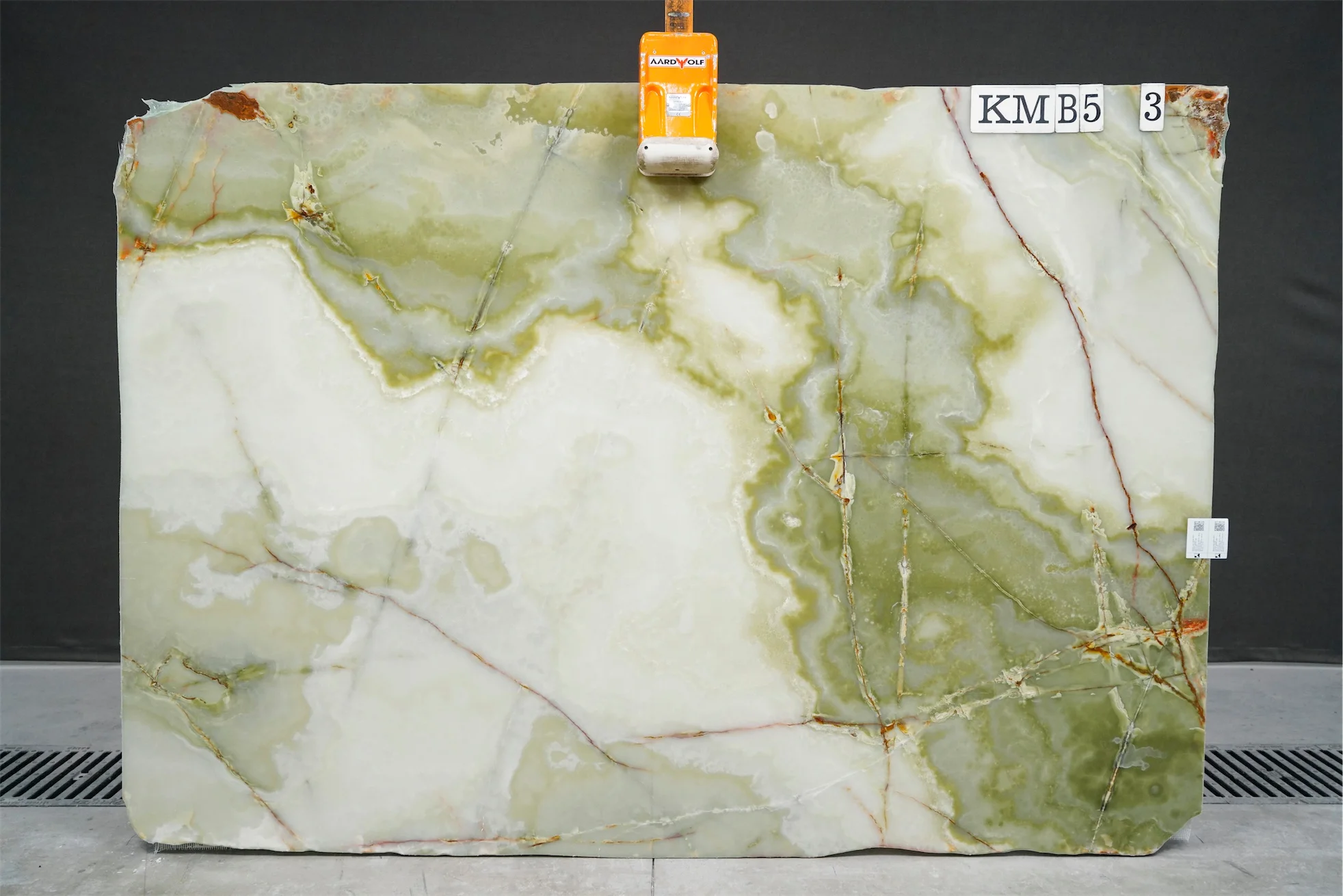 GREEN ONYX — Grand Stone